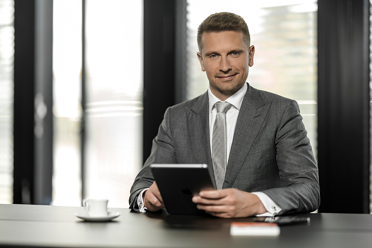 Dr. Lukas Höfling