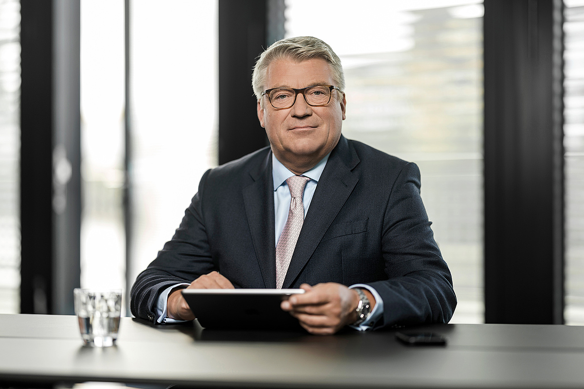 Dr. Helmut Miernik