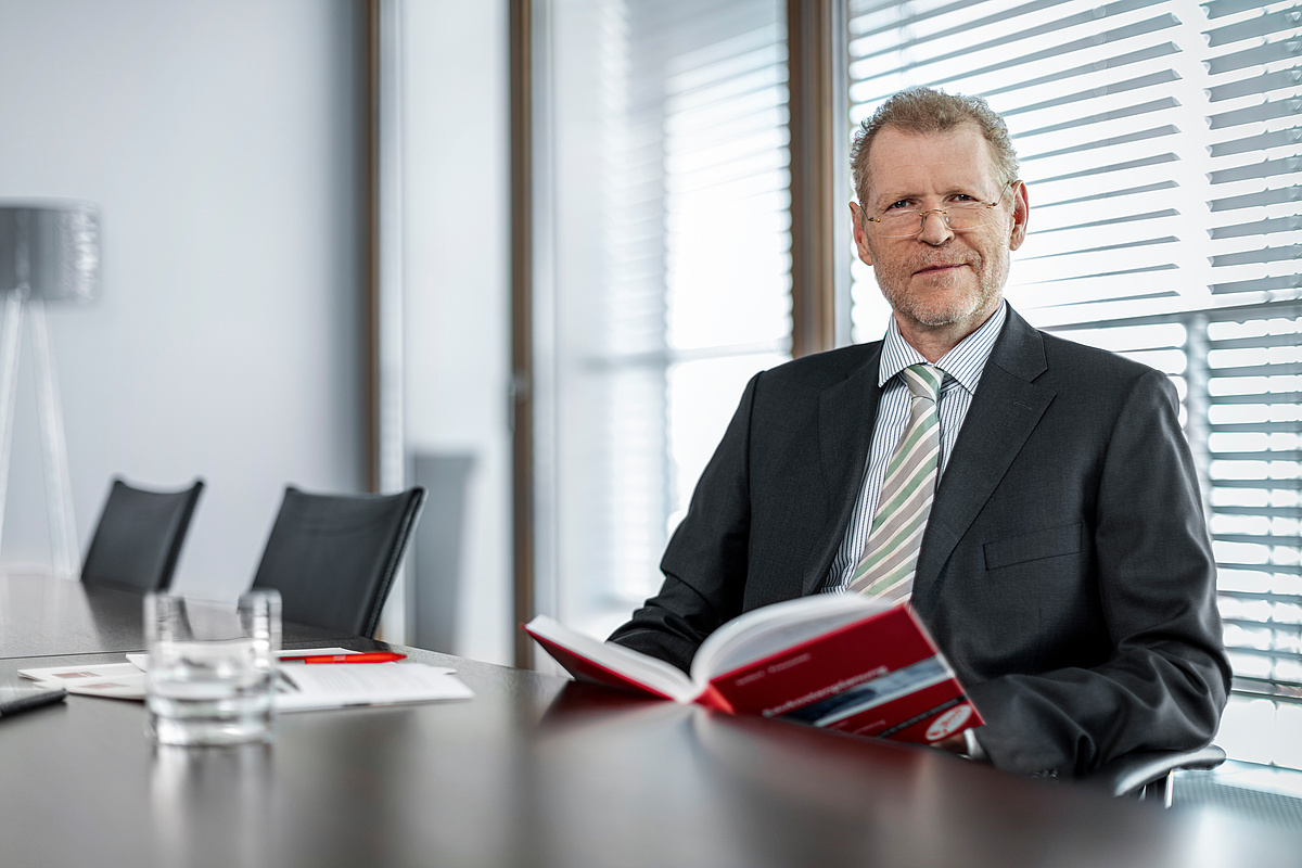 Kapellmann: Dr. Claus von Rintelen